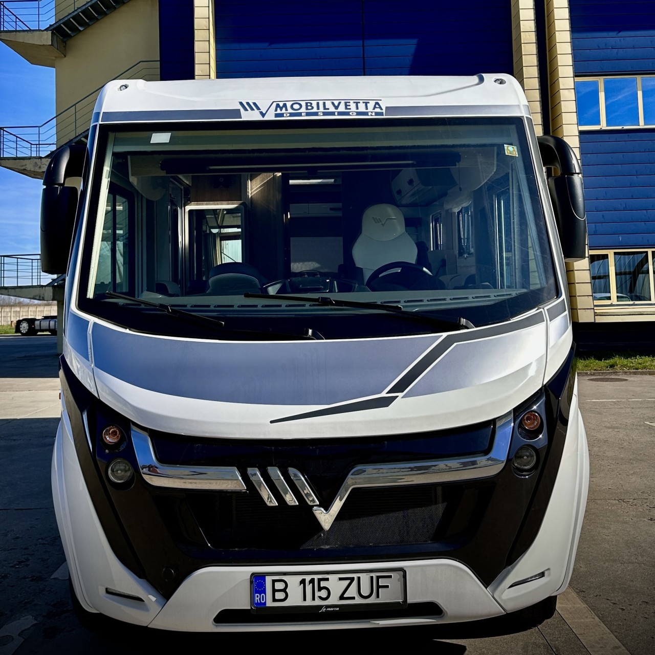 Autorulota de inchiriat LUXURY Ravicamper Mobilvetta KEA I71